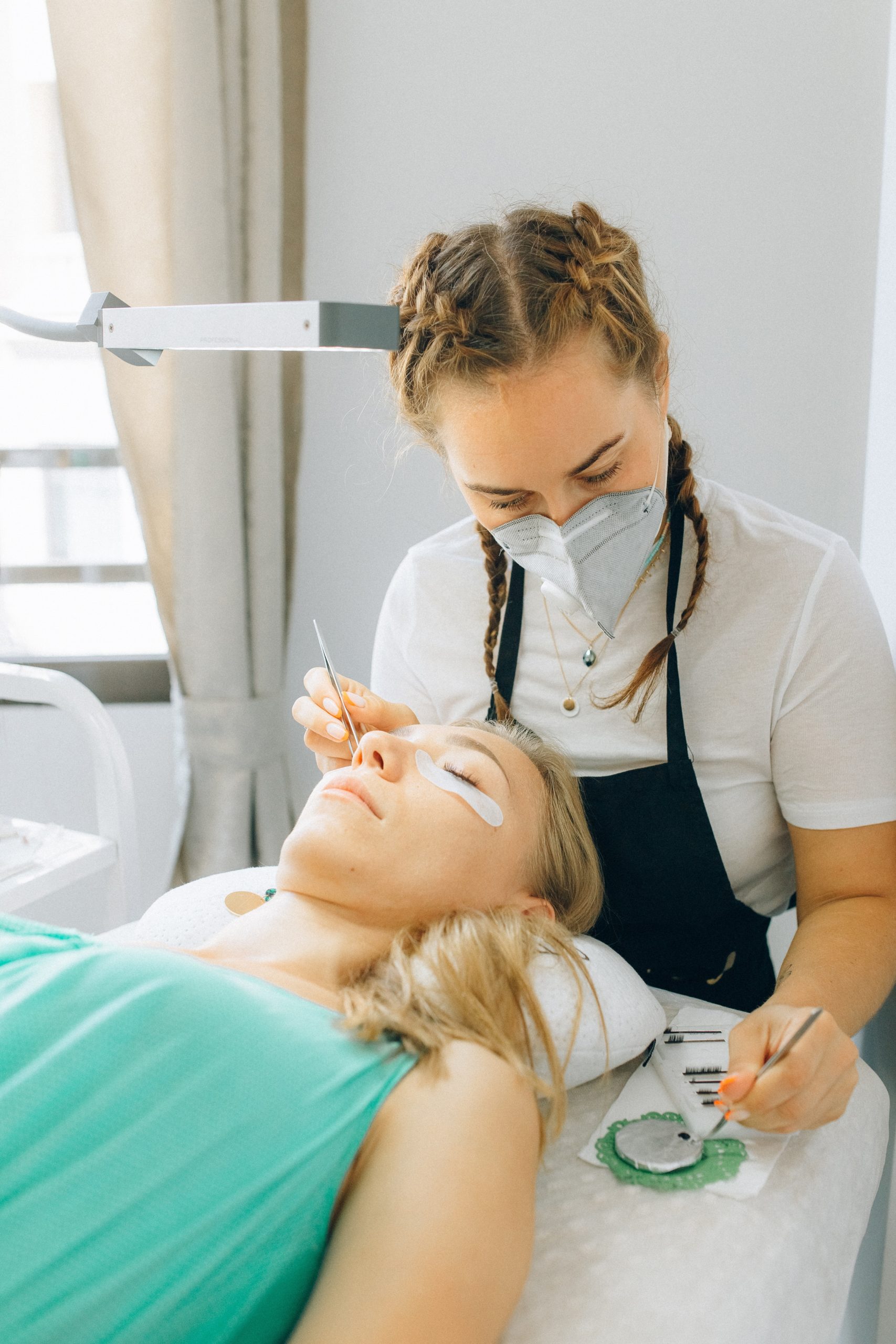 Benefits of Being a Lash Extension Technician - The Atelier Academy